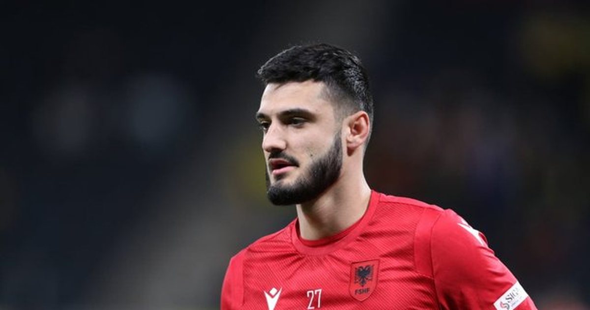 Foto/ Kjo është vajza që i ka rrëmbyer zemrën futbollistit shqiptar ... Foto/ Kjo është vajza që i ka rrëmbyer zemrën futbollistit shqiptar ...