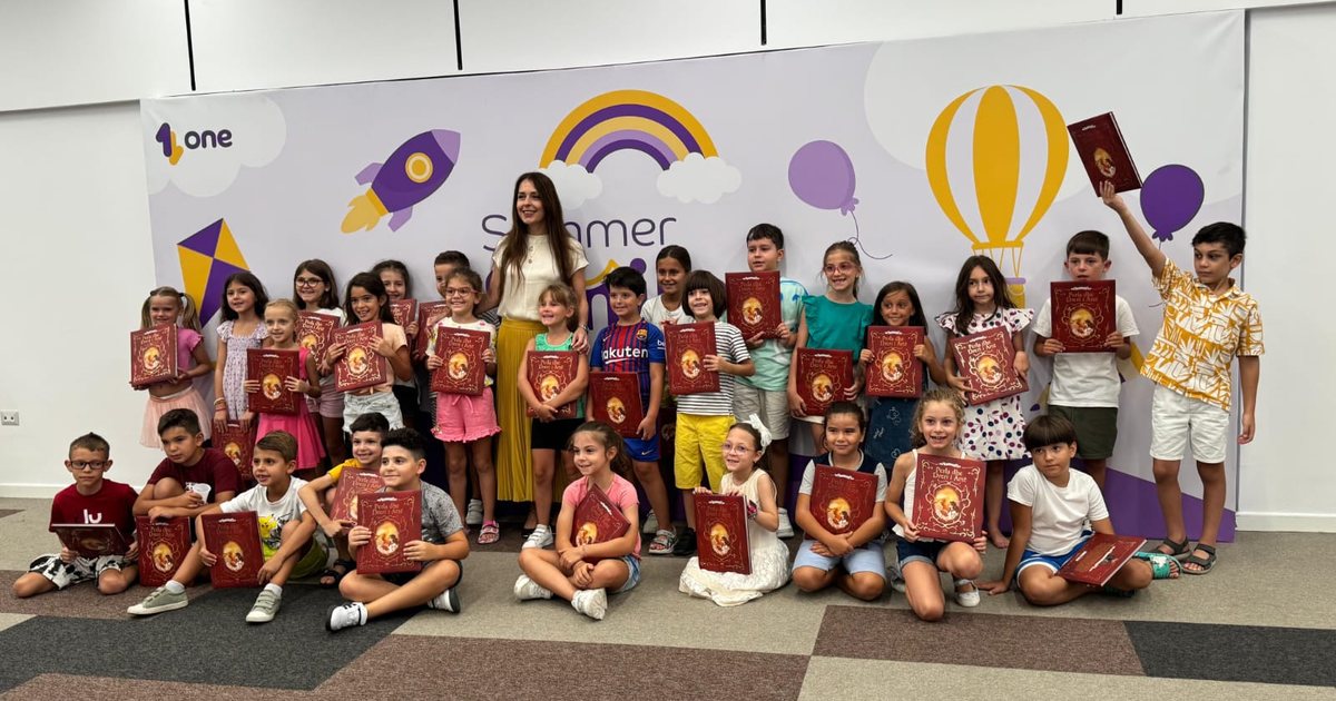 Mëngjesi nis me përralla, fëmijët e Summer Smiles zhyten në botën e ...