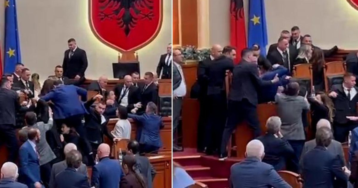 Tensione në Kuvend, Klevis Balliu hipën mbi tavolinë për të kaluar tek ...