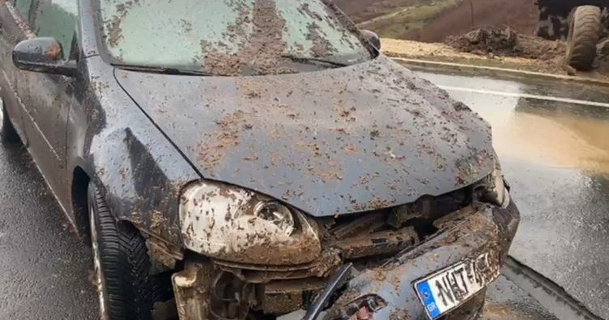 Masivi i dheut godet makinën në Qukës – Qafë Plloçë, shoferi dhe ...